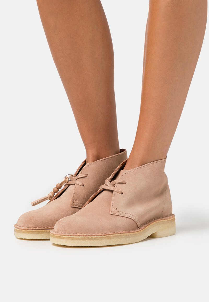 Clarks Originals DESERT - Ankle boots - warm beige/beige - Zalando.ie