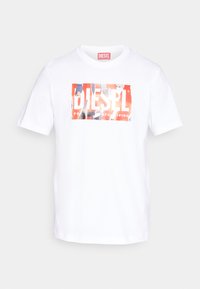 Diesel JUST RUNWAY GENDERLESS UNISEX - Print T-shirt - white - Zalando
