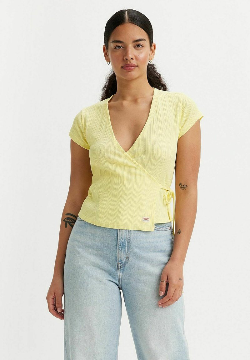 Levi's® DRY GOODS POINTELLE WRAP POWDERED - Blouse - powdered yellow ...