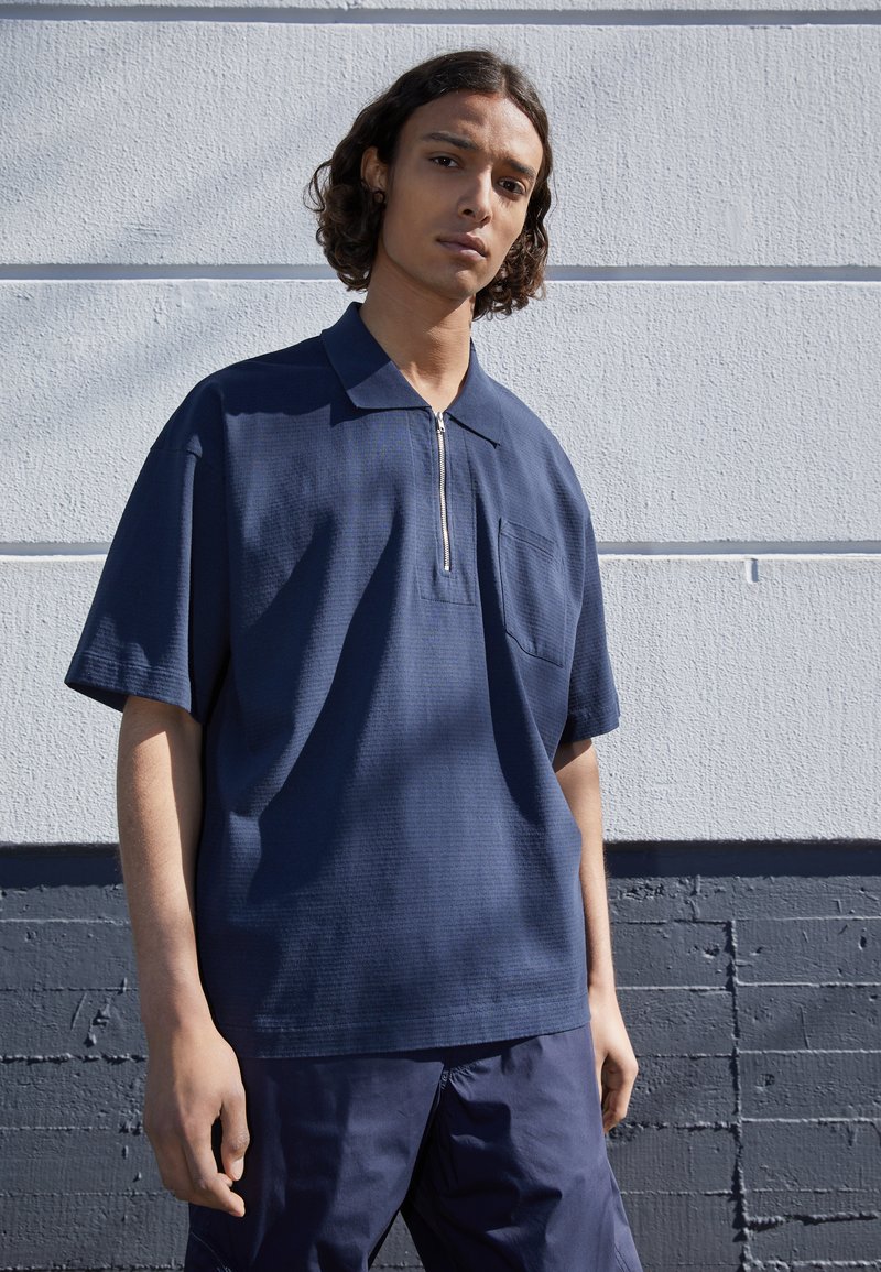 YMC You Must Create FRAP ZIP POLO - Polo - navy/azul marino jaspeado ...