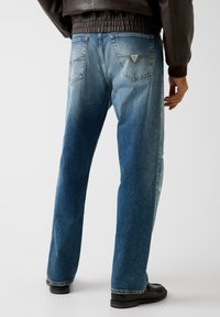 Guess OWEN - Straight leg jeans - blau/blue - Zalando