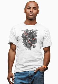 SUPA HYPE DRAGON SAMURAI - T-Shirt print - weiß - Zalando.de