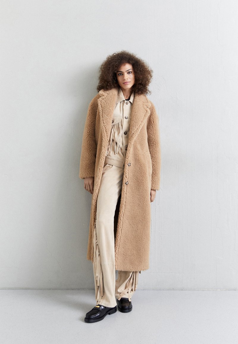 MOSCHINO JEANS LONG JACKET - Winter coat - beige - Zalando.co.uk