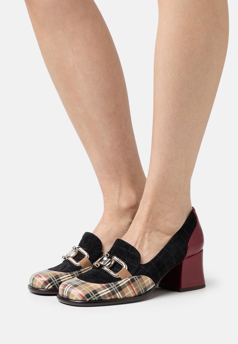 Chie Mihara MICOCO - Pumps - scotch classic/black/granate/tan - Zalando.de