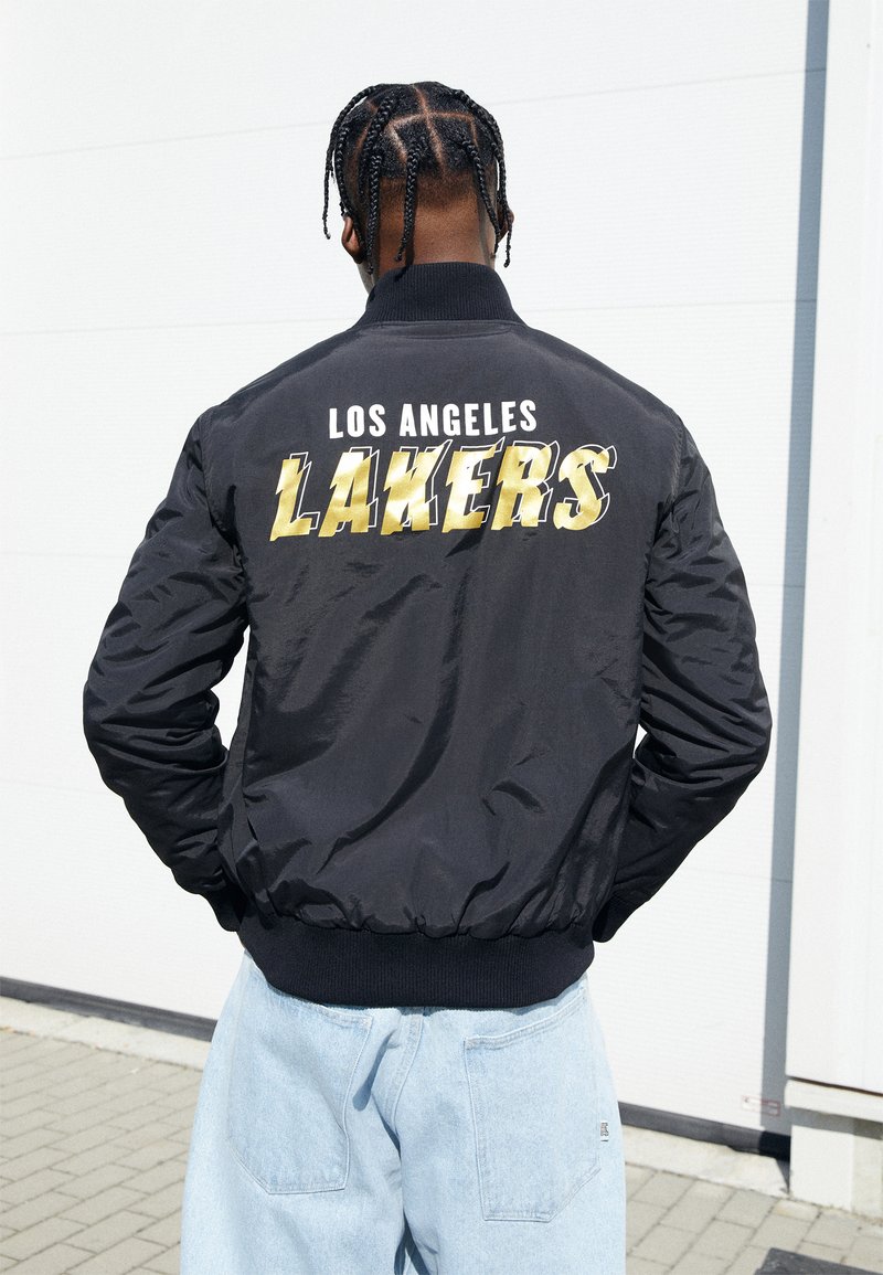 New Era NBA LOS ANGELES LAKERS SCRIPT BOMBER JACKET ...