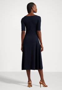 Lauren Ralph Lauren MUNZIE ELBOW SLEEVE DAY DRESS - Cocktailjurk - lighthouse navy/blauw ...