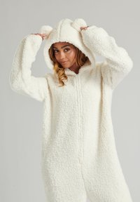 Loungeable BORG ALL-IN-ONE WITH EARS - Pyjama - cream/offwhite - Zalando.at
