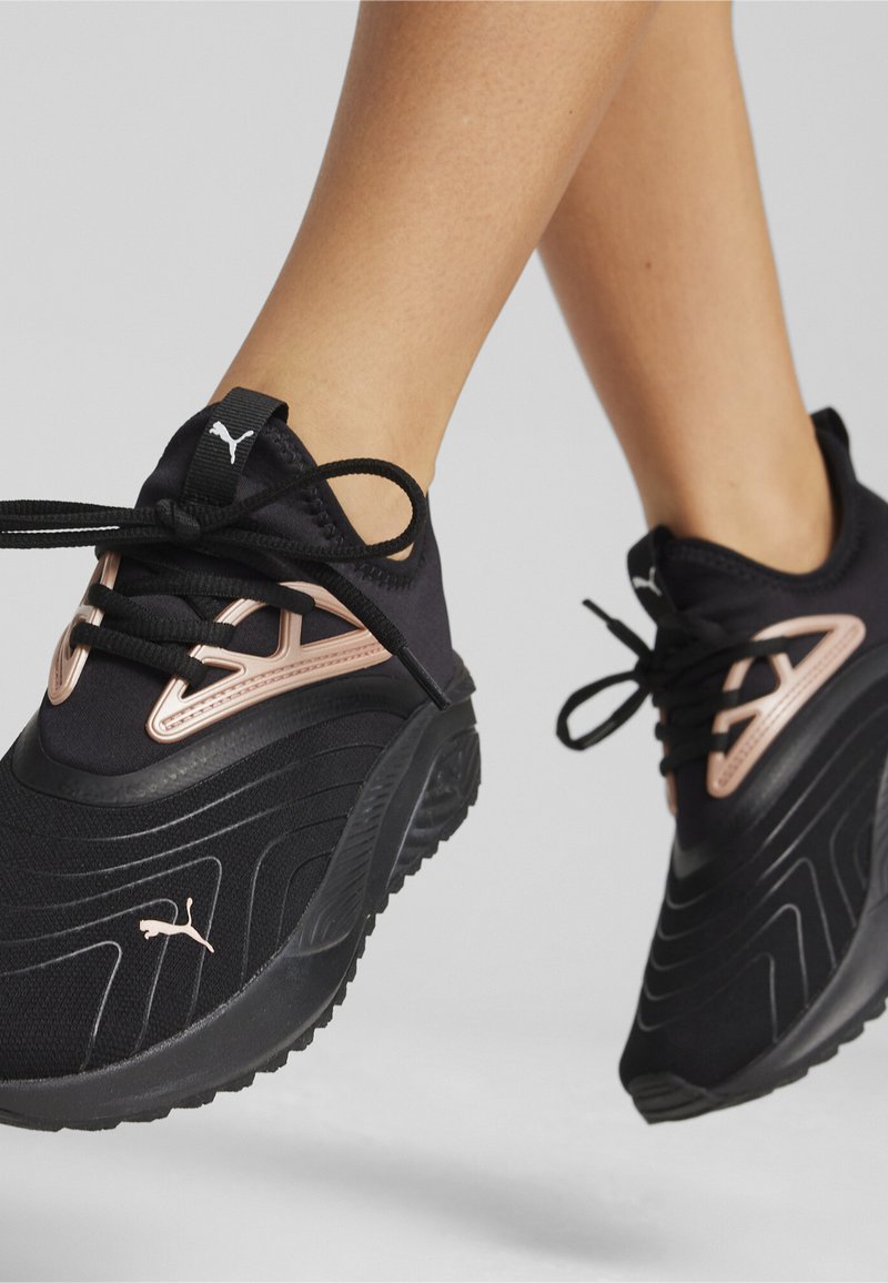 Puma PACER BEAUTY - Sneaker low - black-rose gold- white/schwarz ...