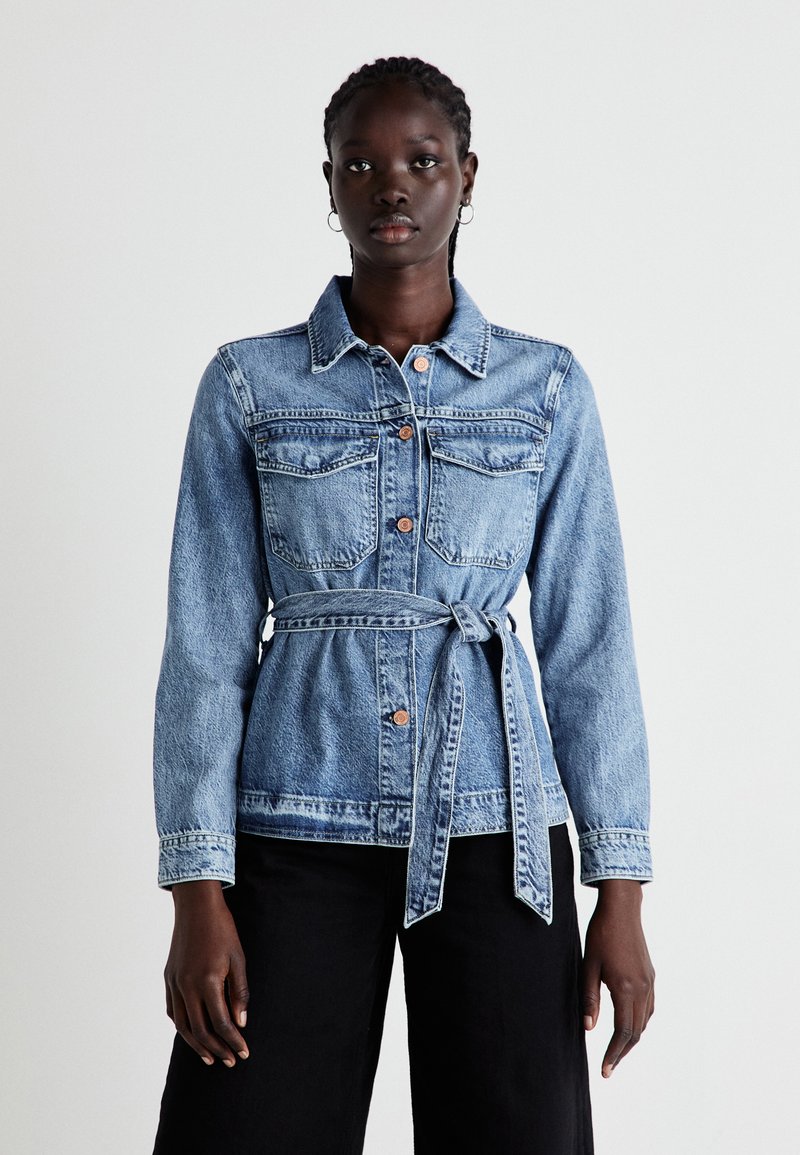 GAP BELTED FEATHERWEIGHT JACKET - Denim jacket - blue denim - Zalando.ie