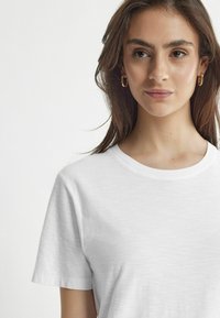 Falconeri T-Shirt basic - weiß white/weiß - Zalando.de
