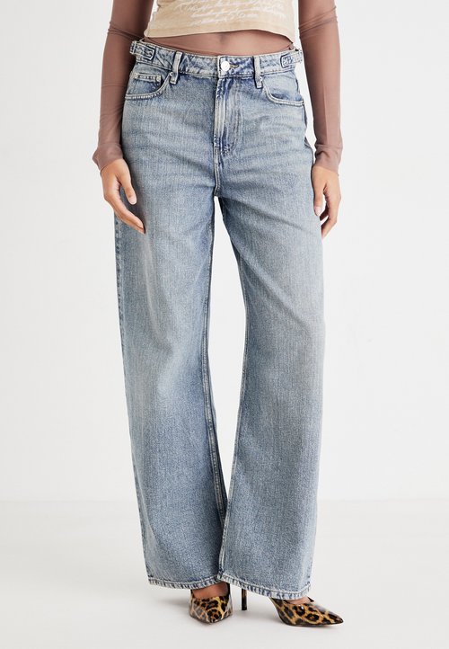 Gina Tricot online | Den nya kollektionen på Zalando