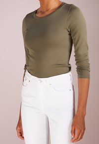 J.CREW Långärmad tröja - olive/oliv - (Pre-owned) - Zalando.se