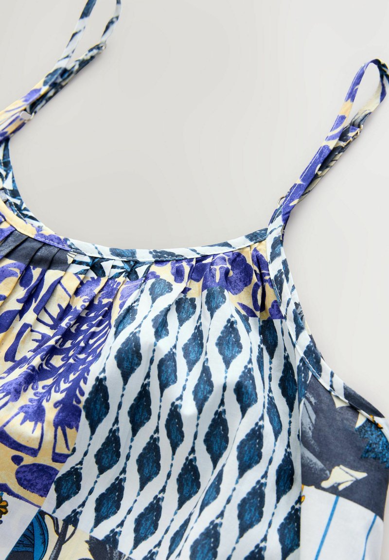 Next STRAPPY TIERED MIDI - Robe de jour - ecru blue tile print/bleu ...