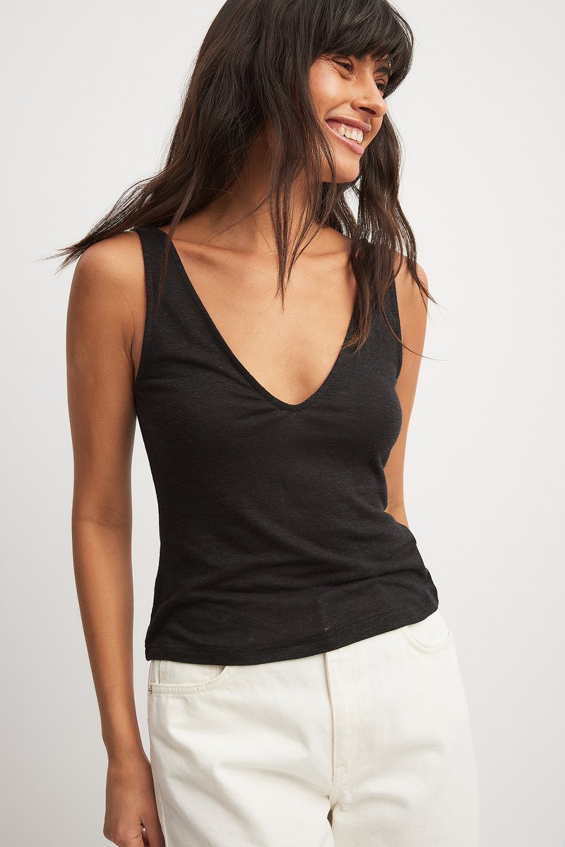 NA-KD U-NECK SHEER SINGLET - Linne - black/svart - Zalando.se