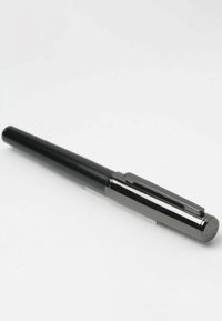 BOSS ROLLERBALL PEN MINIMAL DARK CHROME - Iné doplnky - gun/metalická ...
