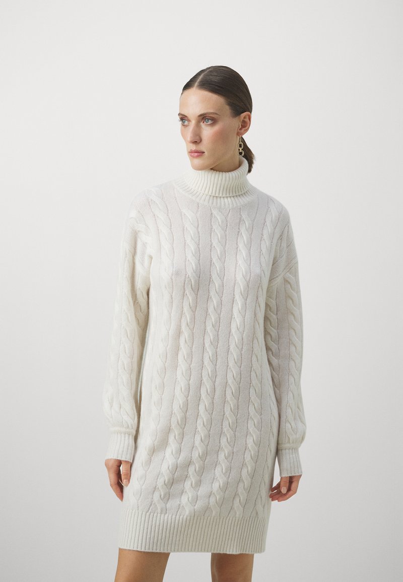 FTC Cashmere DRESS PRISTINE WHITE - Stickad klänning - pristine white ...