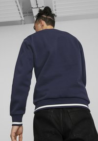 Puma SQUAD MIR RUNDHALSAUSSCHNITT - Sweatshirt - navy/blau - Zalando.de