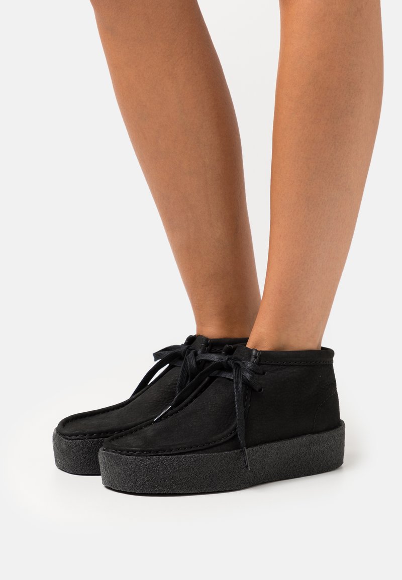 Clarks Originals WALLABEECUP - Sporty snøresko - black/sort - Zalando.dk