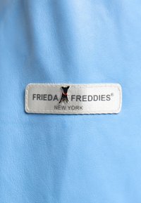 Frieda & Freddies - Kurtka skórzana/jasnoniebieski - Zalando.pl
