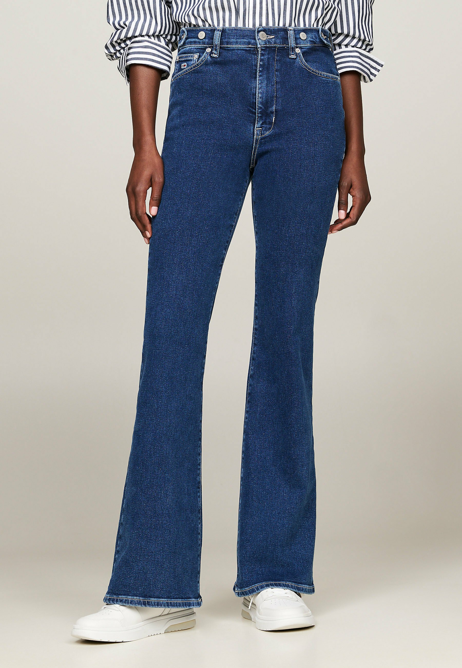Tommy Jeans SYLVIA HIGH RISE Jeans Bootcut denim medium blau Zalando
