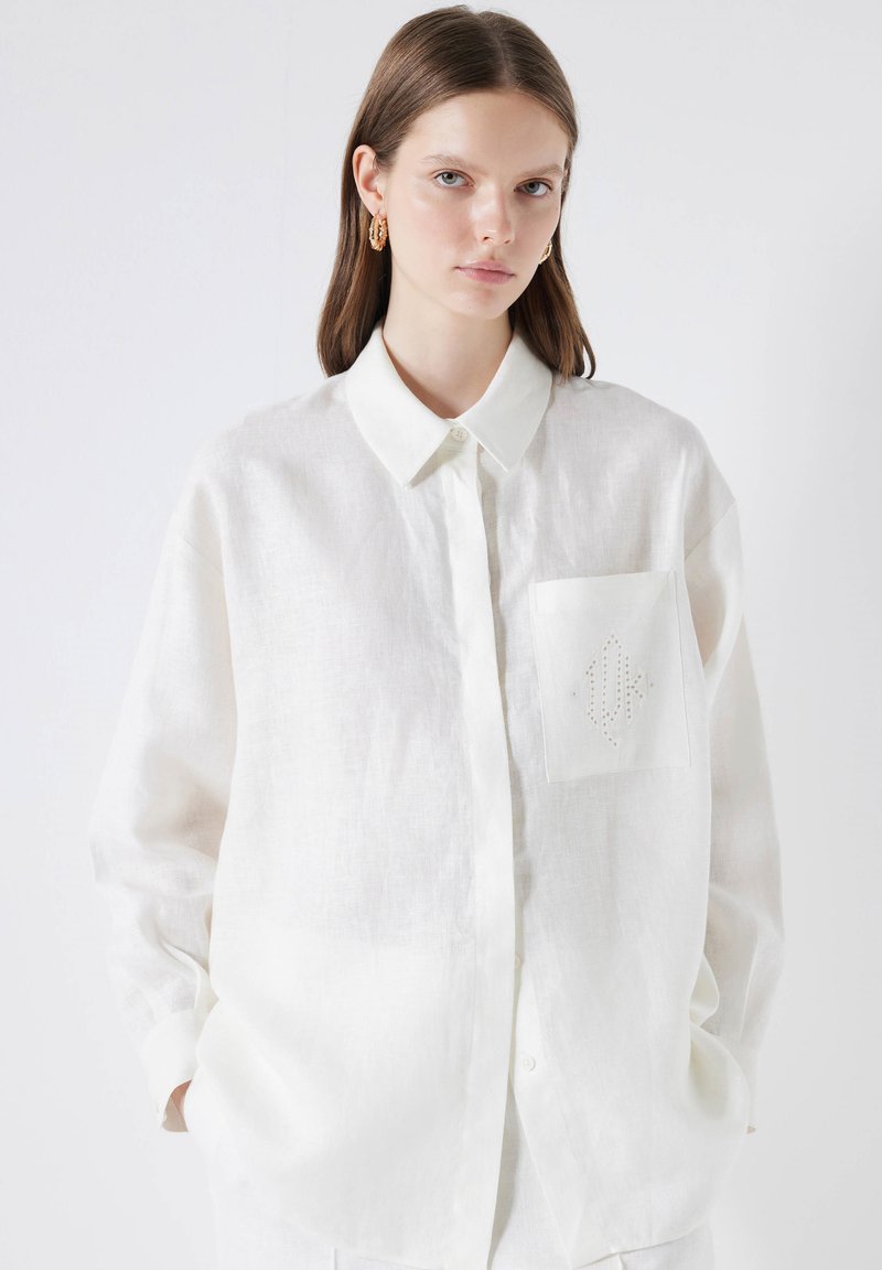 Ipekyol WITH MONOGRAM EMBROIDERY - Button-down blouse - white - Zalando