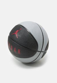 Jordan PLAYGROUND SIZE 7 UNISEX - Bollar - black/wolf grey/gym red ...