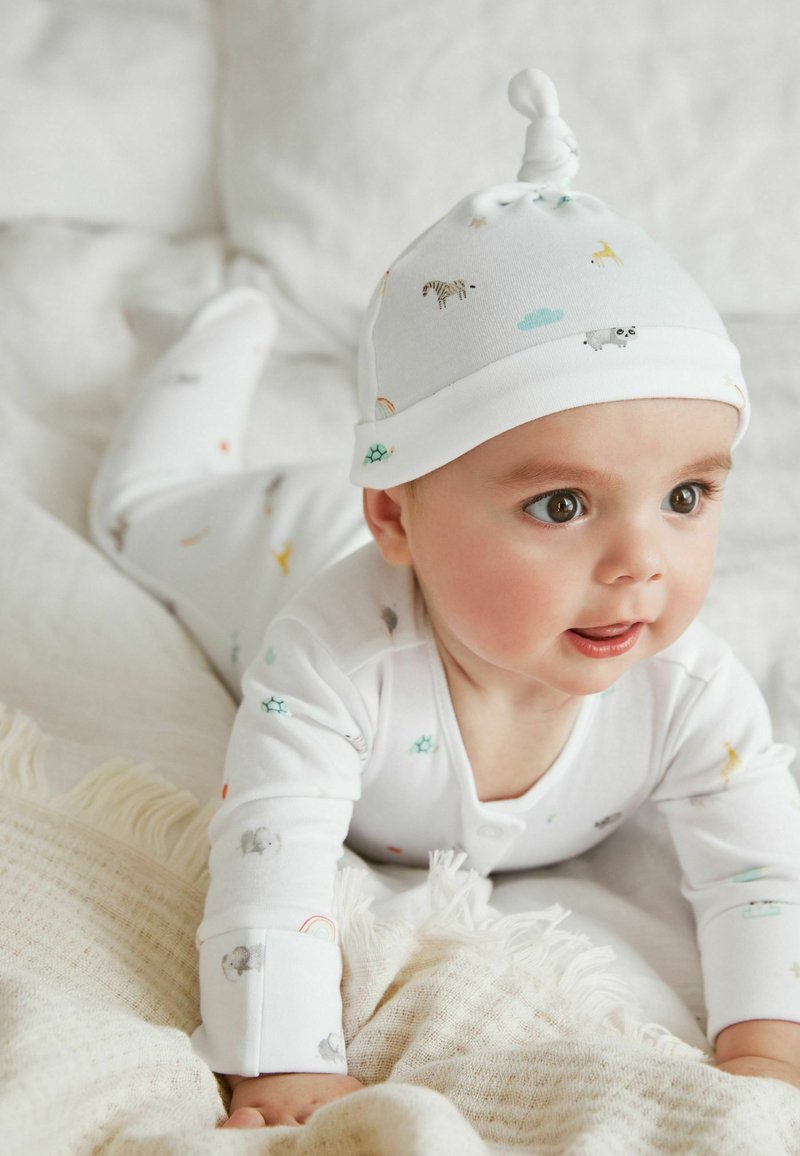 Next 4 PIECE BABY SLEEPSUIT BODYSUIT HAT AND BIB SET - Gorro - white ...