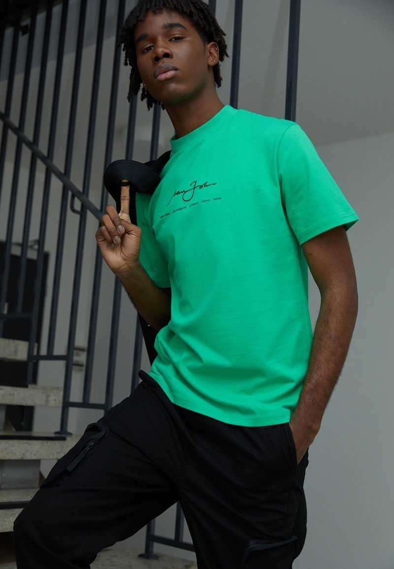 Sean John CLASSIC LOGO ESSENTIAL TEE - T-Shirt print - green/grün ...