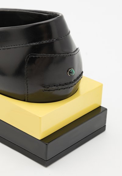 Steven Ma FOLDED STRAP LOAFERS - Slipper - black/schwarz - Zalando.at