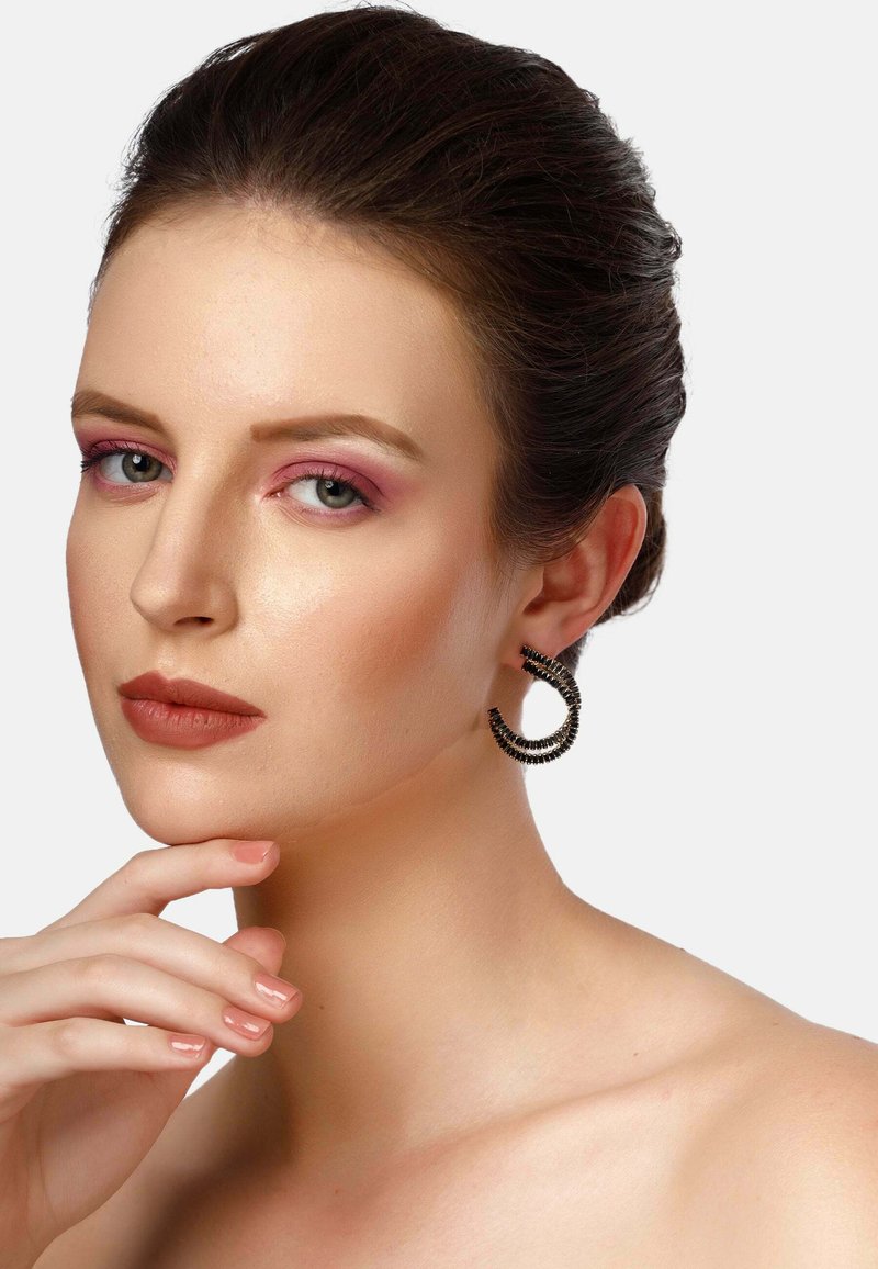 AVANT-GARDE PARIS DIVA DOUBLE C-SHAPED STUDDED - Auskarai - black/juoda ...