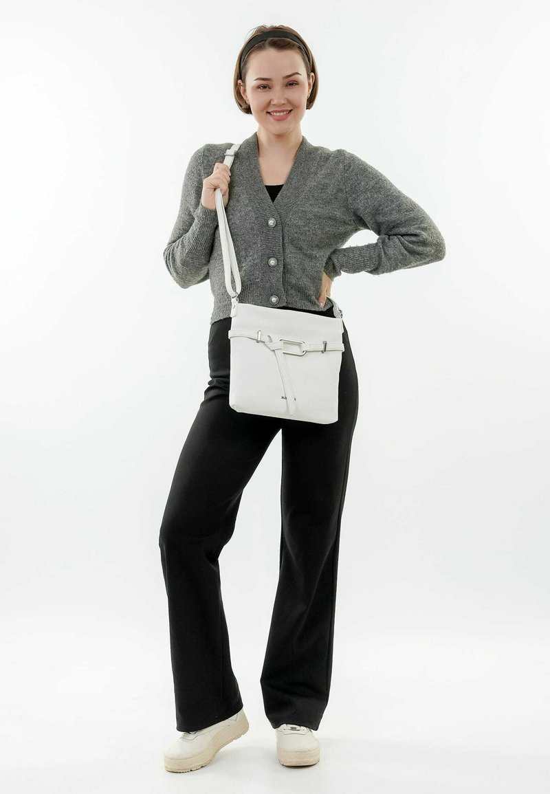 Emily & Noah EMILY & NOAH UMHÄNGETASCHE E&N BAILA - Ülerinna-kott ...