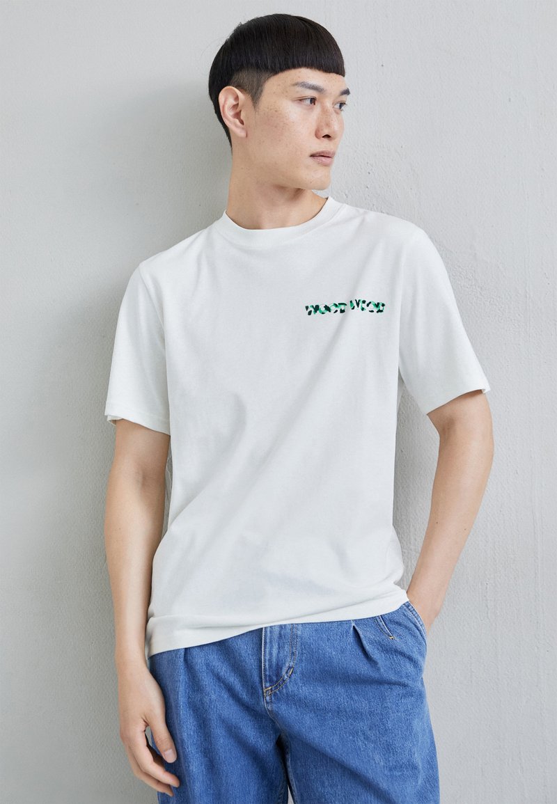 Wood Wood BOBBY CORE LOGO - T-Shirt print - light grey/hellgrau ...