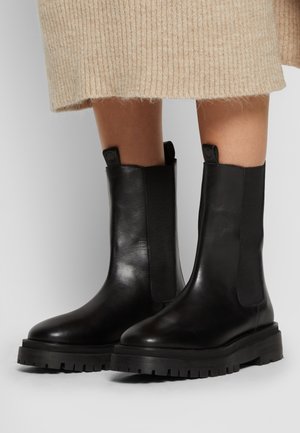LÄST ANGIE CHELSEA - Saappaat - dark brown/viininpunainen - Zalando.fi