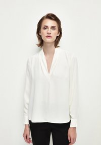 adL Blouse - light beige/white - Zalando