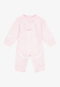 Nike Sportswear READYSET COVERALL UNISEX - Pyjamas - pink foam/lyserosa ...
