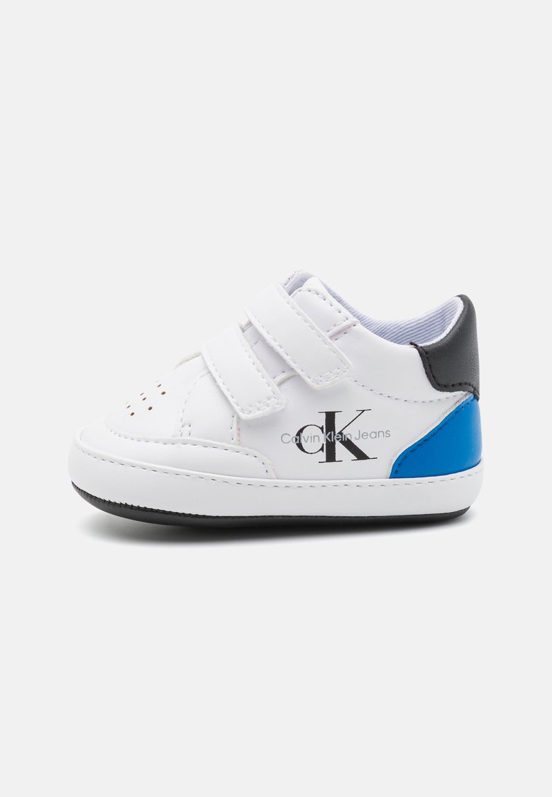 Calvin Klein Jeans UNISEX - First shoes - white/royal/black/white ...