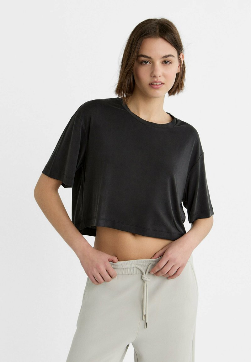 Stradivarius FLOWING CREW NECK SHORT SLEEVES - Jednoduché tričko ...