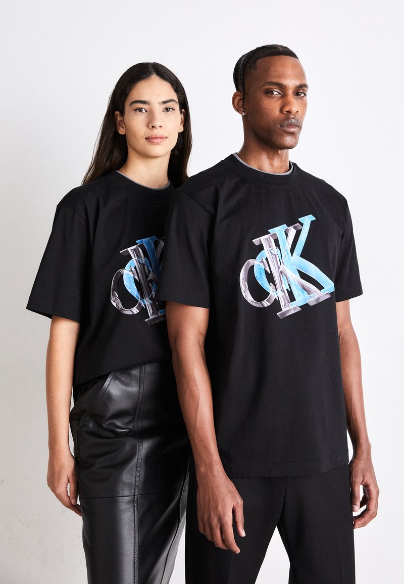 Calvin Klein Jeans 3D META MONOGRAM TEE UNISEX - T-shirt med print ...