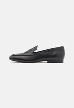 Filippa K LOGO SOFT LOAFERS - Belebújós cipők - black/fekete - Zalando.hu