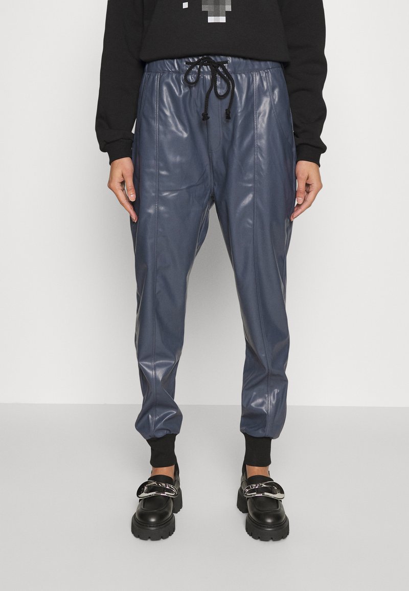 One Wolf VEGAN EVERYDAY UNIFORM PANTS - Trousers - blue grey/blue-grey ...