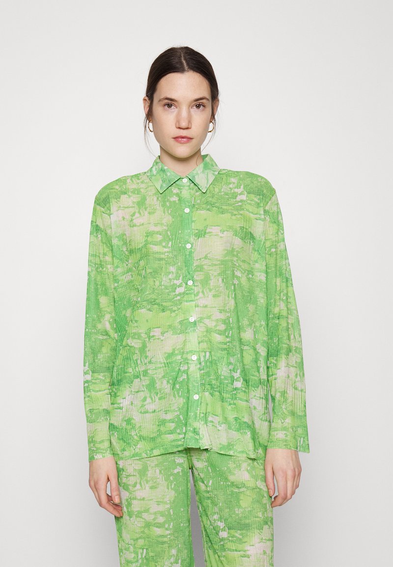 Henrik Vibskov SHORT SHIRT - Button-down blouse - green riddle/green ...
