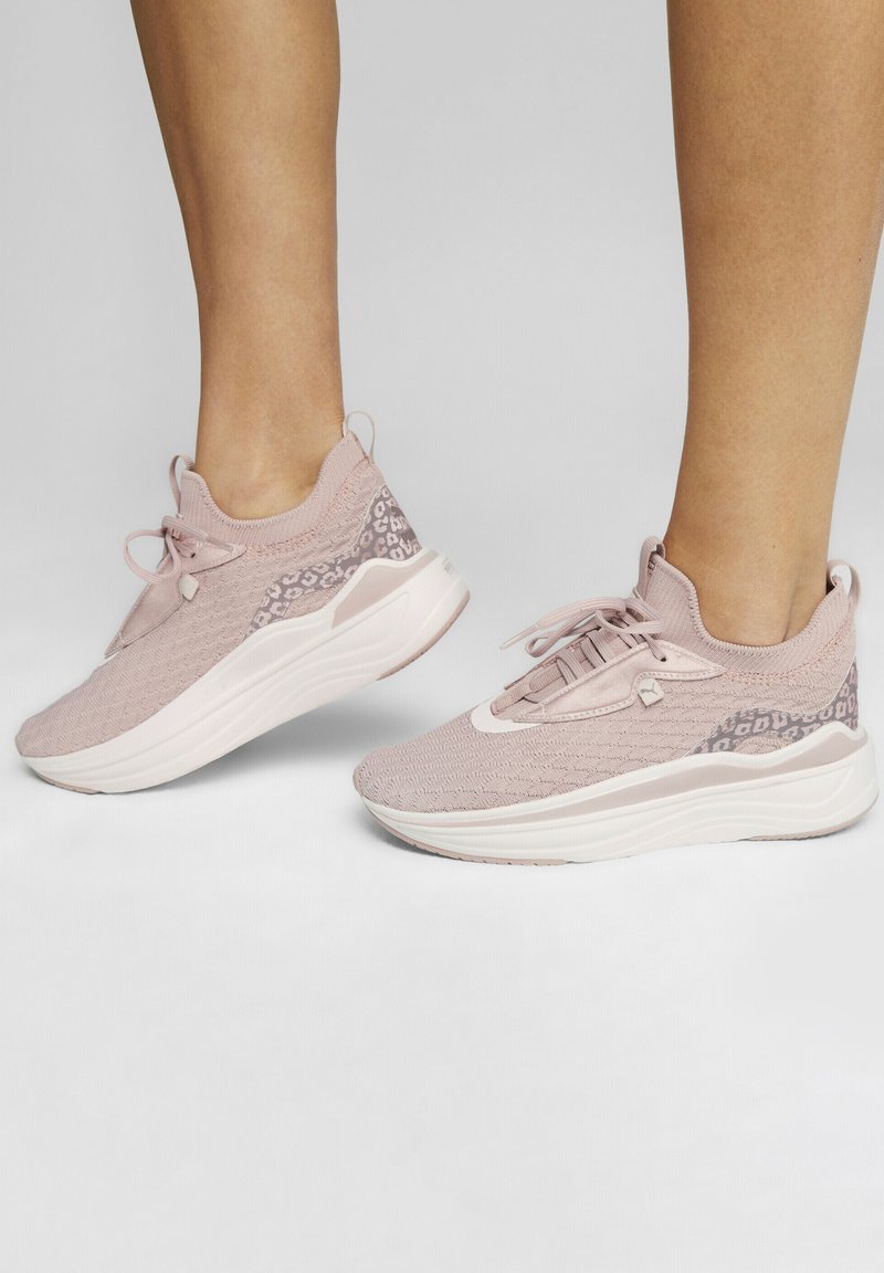 Puma SOFTRIDE STAKD PREMIUM LAUF - Road running shoes - future pink ...