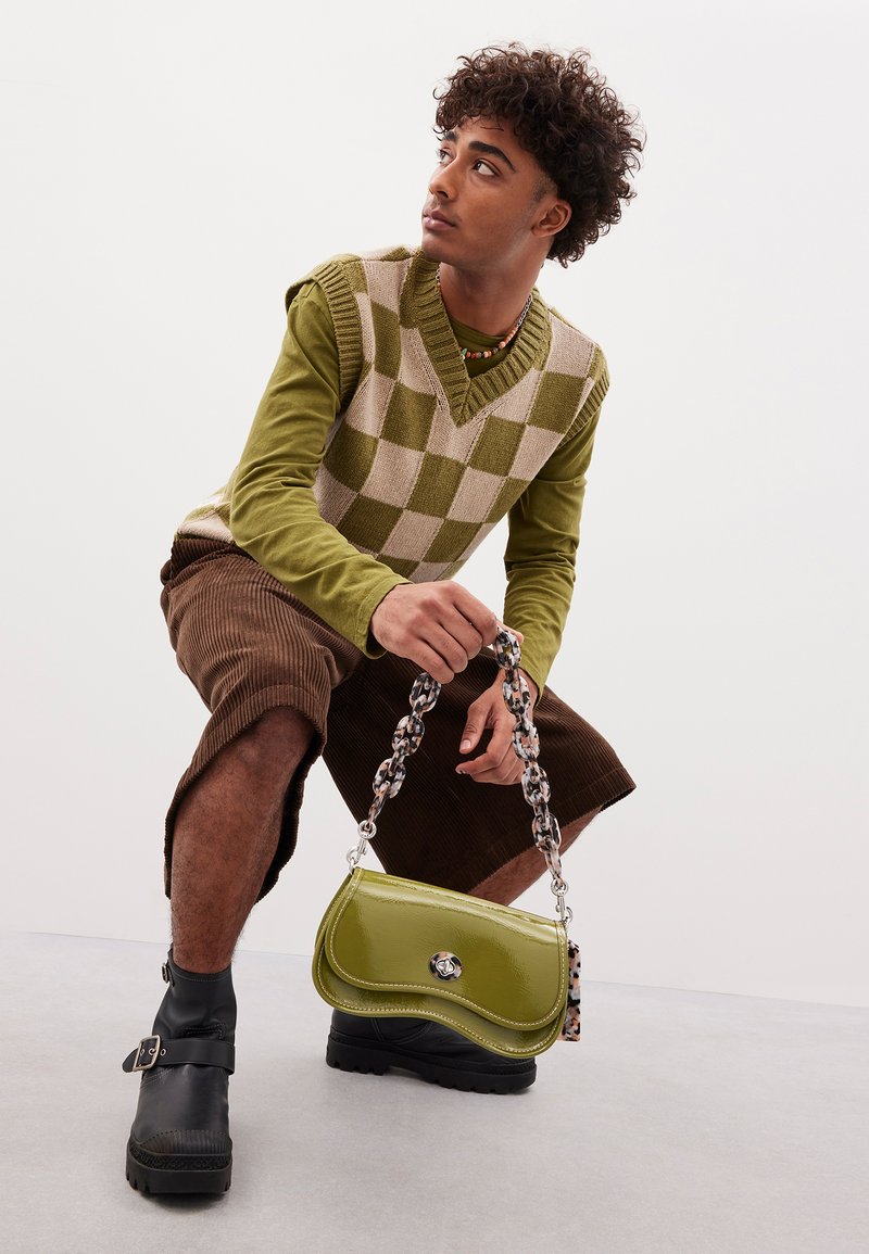 Coach COACHTOPIA - WAVY DINKY SHOULDER BAG WITH CROSSBODY UNISEXSTRAP ...