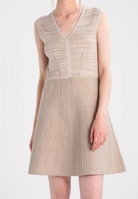 House of Dagmar Abito in maglia - beige - (Second hand) - Zalando.it
