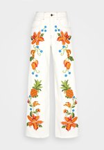 Farm Rio EMBROIDERED FLORAL PANTS - Jeans relaxed fit - white/vit ...