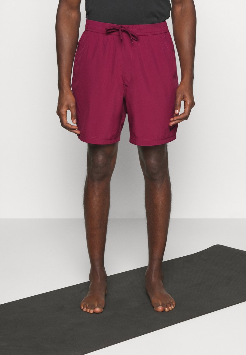 Nike Performance FORM SHORT - Korte sportsbukser - rosewood/pink ...