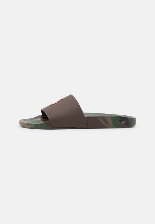 EA7 Emporio Armani SPORT TAPE SLIDE UNISEX - Matalakantaiset pistokkaat - black/gold/musta ...
