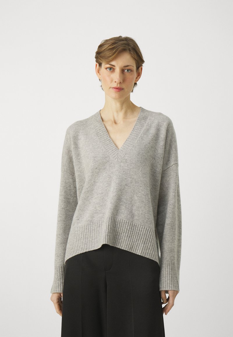 Davida Cashmere CHUNKY V NECK - Jumper - light grey/grey - Zalando.co.uk