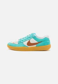 Nike SB FORCE 58 UNISEX - Chaussures de skate - green frost/dark russet/phantom/light brown/vert ...