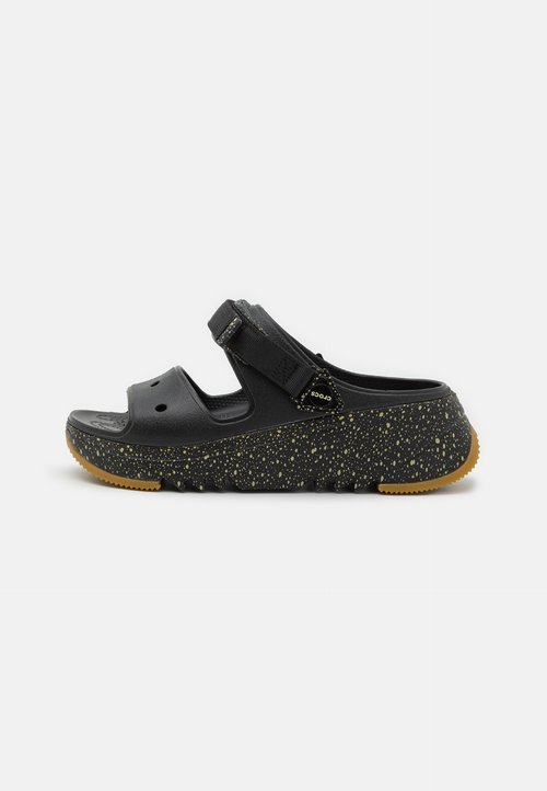 Crocs SPLASH STRAPPY SANDAL - Badslippers - black/zwart-metallic ...